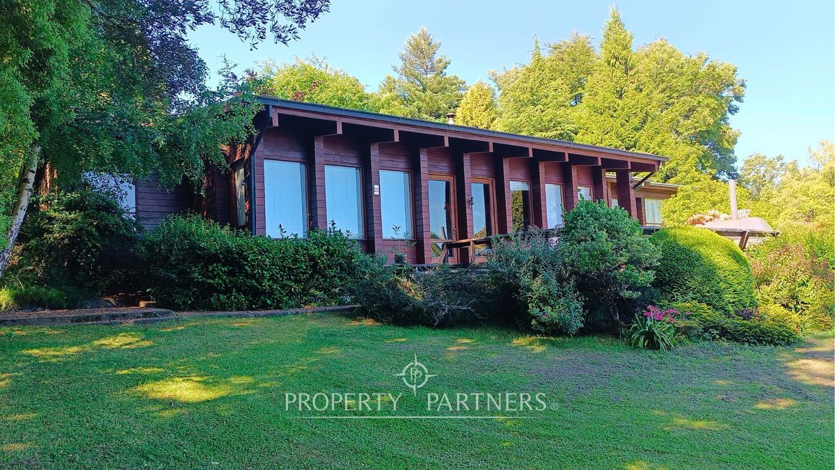 Casa con linda playa en Lago Panguipulli en Panguipulli, Región de Los ...