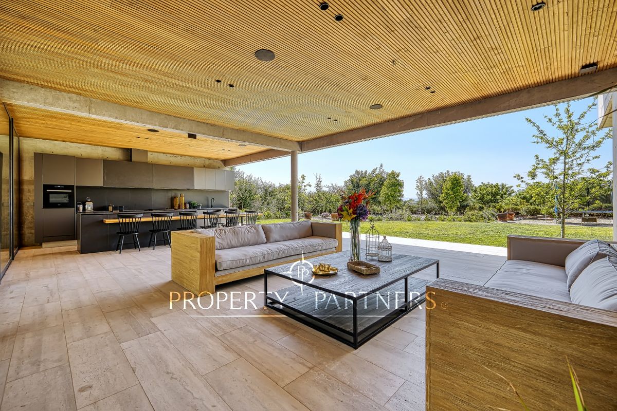 Hacienda,casa moderna con excelentes terminaciones, orilla de cancha en ...