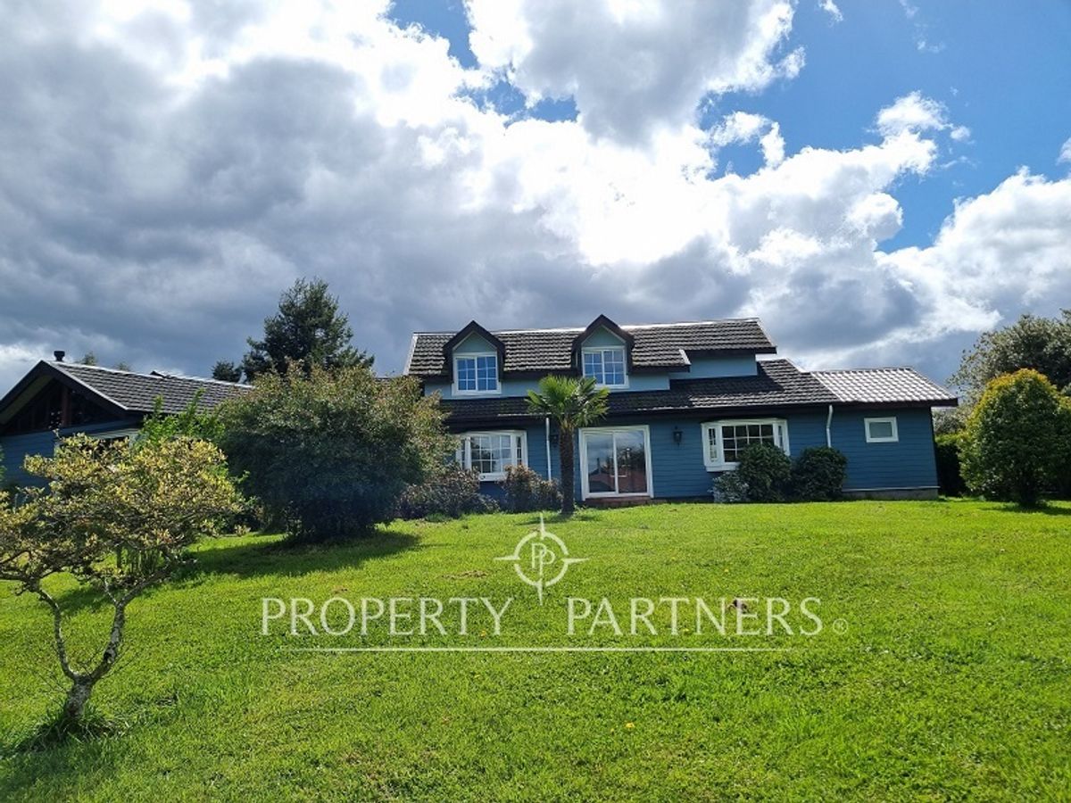 Casa renovada en parcela en La Unión en La Union, Región de Los Rios ...