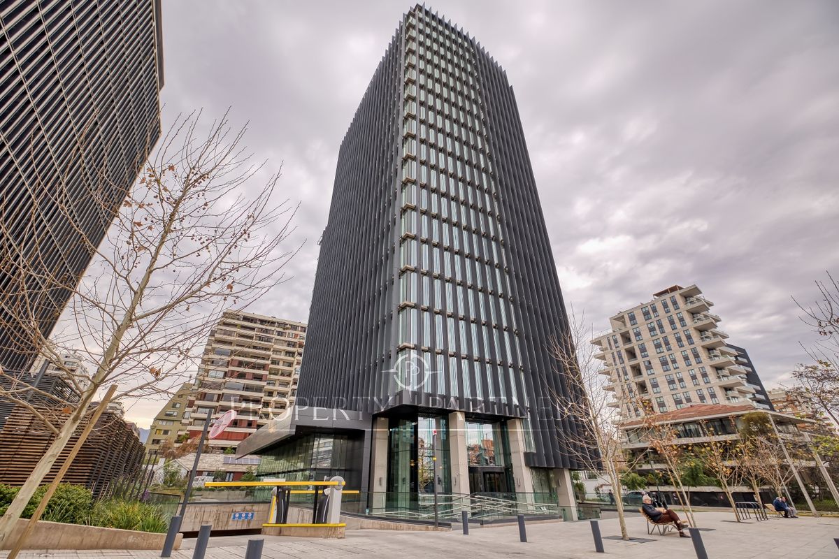 Espectacular oficina en sector Nueva Costanera (0,56UF/Mt2) en Las Nieves, Vitacura, Región ...