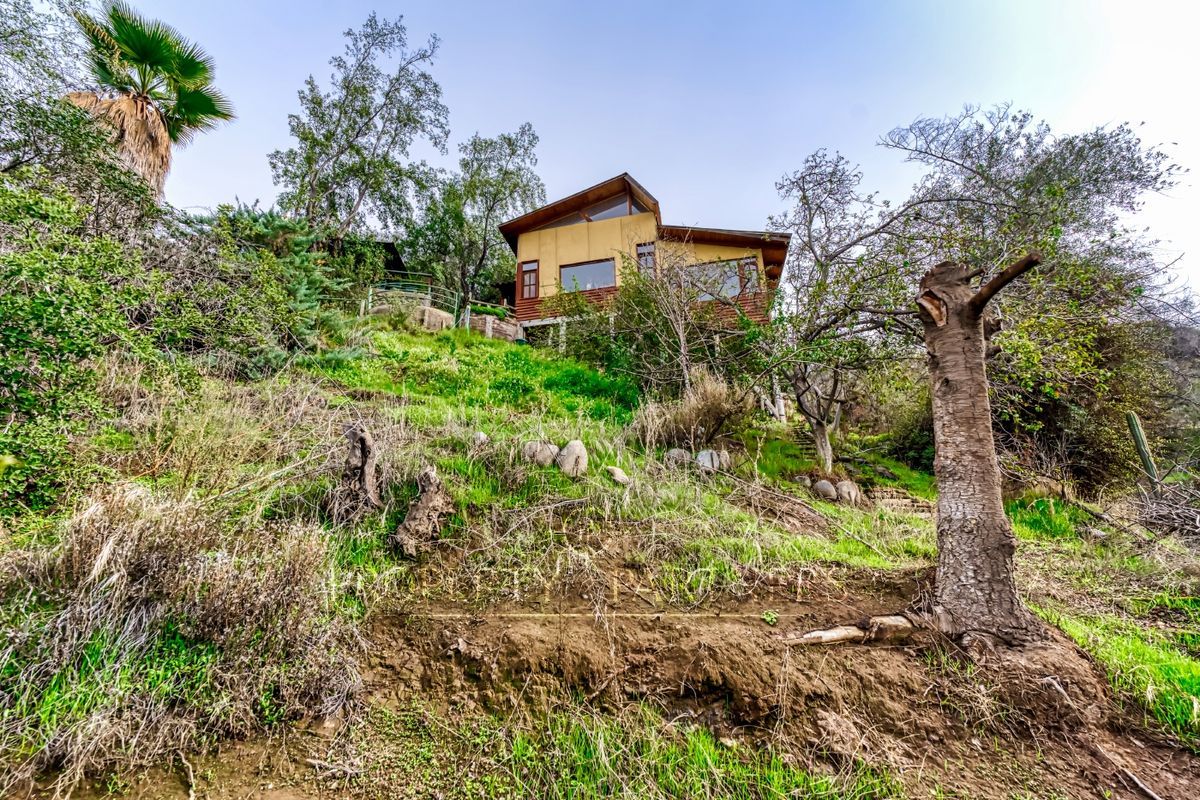 Oportunidad 2 casas en un terreno, vista insuperable en El Arrayán. en ...